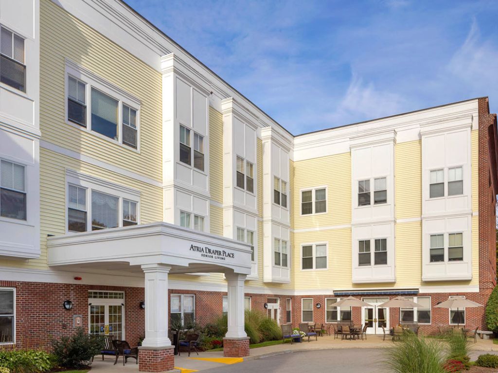 Atria Draper Place - 31 Reviews - Hopedale, MA